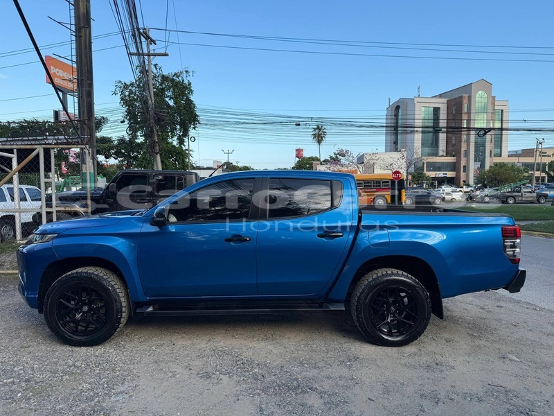 Buy used mitsubishi l200 blue car in corquin in copan - honduras ...